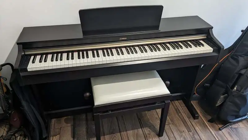 YAMAHA YDP-162R Digitális zongora eladó | GS Fanatic