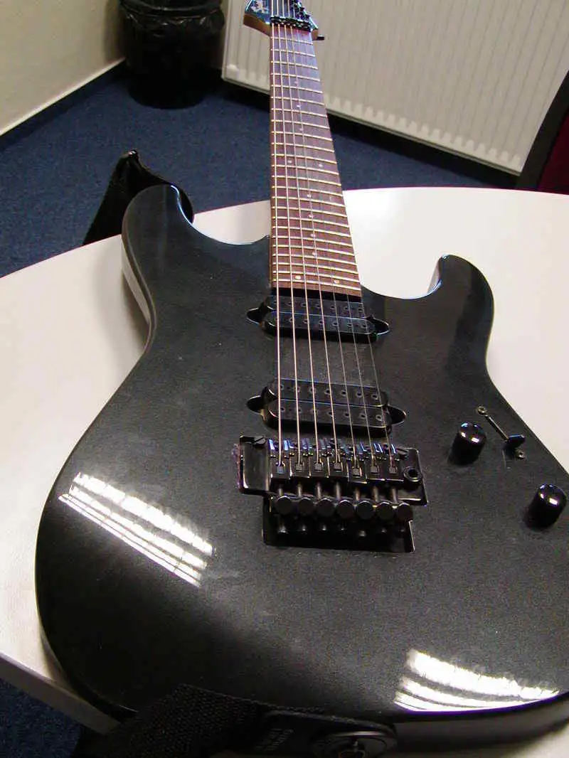 Squier Stagemaster - 7 Elektromos gitár 7 húros eladó - GS Fanatic