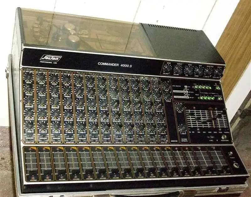 SOLTON 400W-os 12 csatornás Keverő-erősítő for sale | GS Fanatic