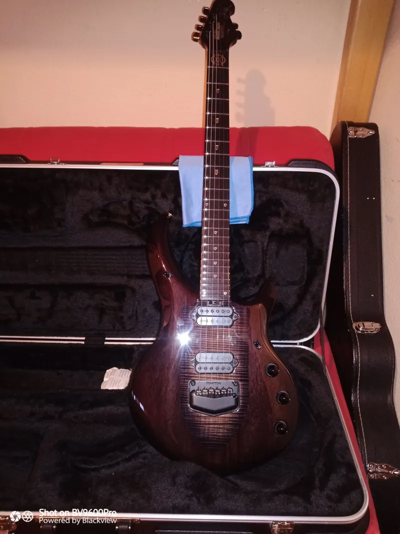 Music Man Majesty Elektromos gitár eladó - GS Fanatic