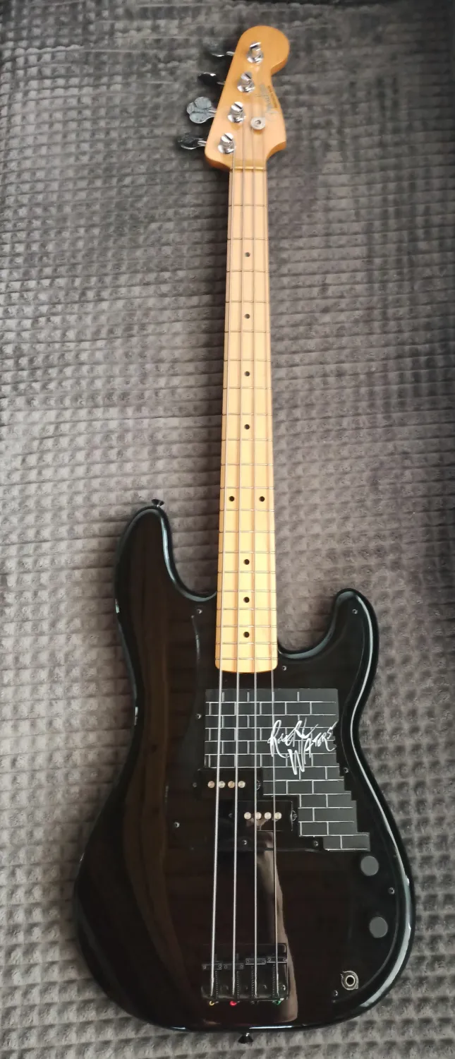 Fender Roger Waters Precision Bass Basszusgitár eladó | GS Fanatic
