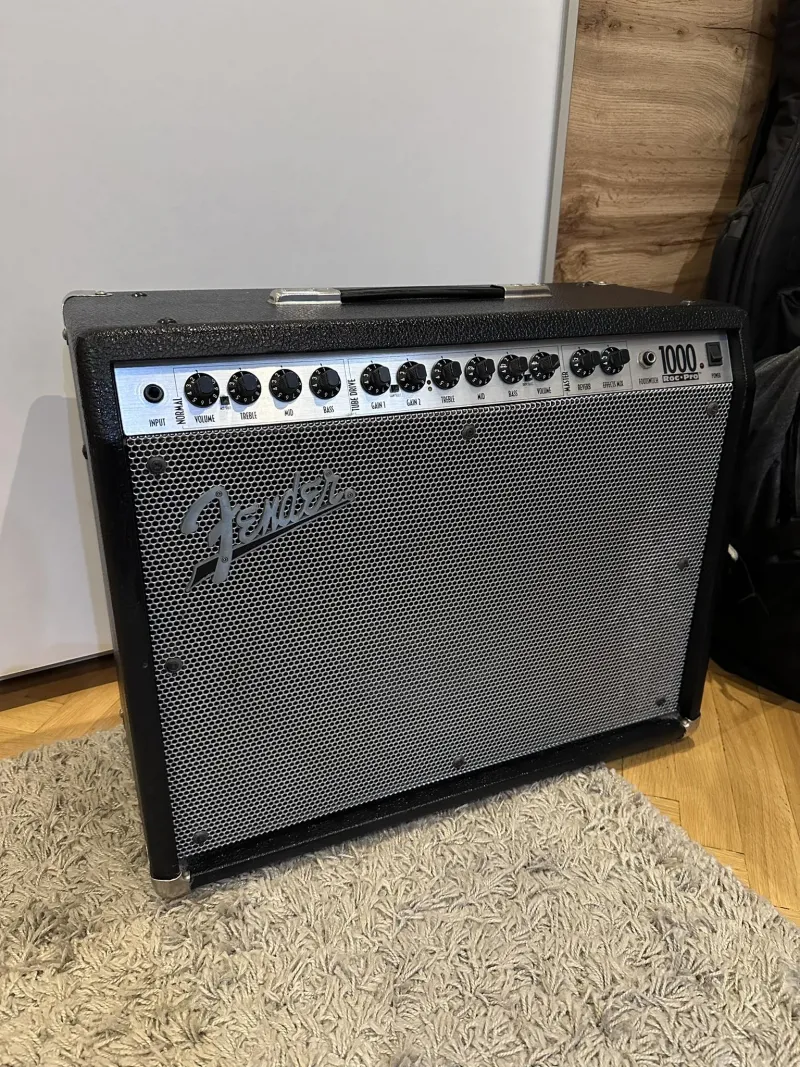 Fender Roc Pro 1000 Gitárkombó eladó | GS Fanatic