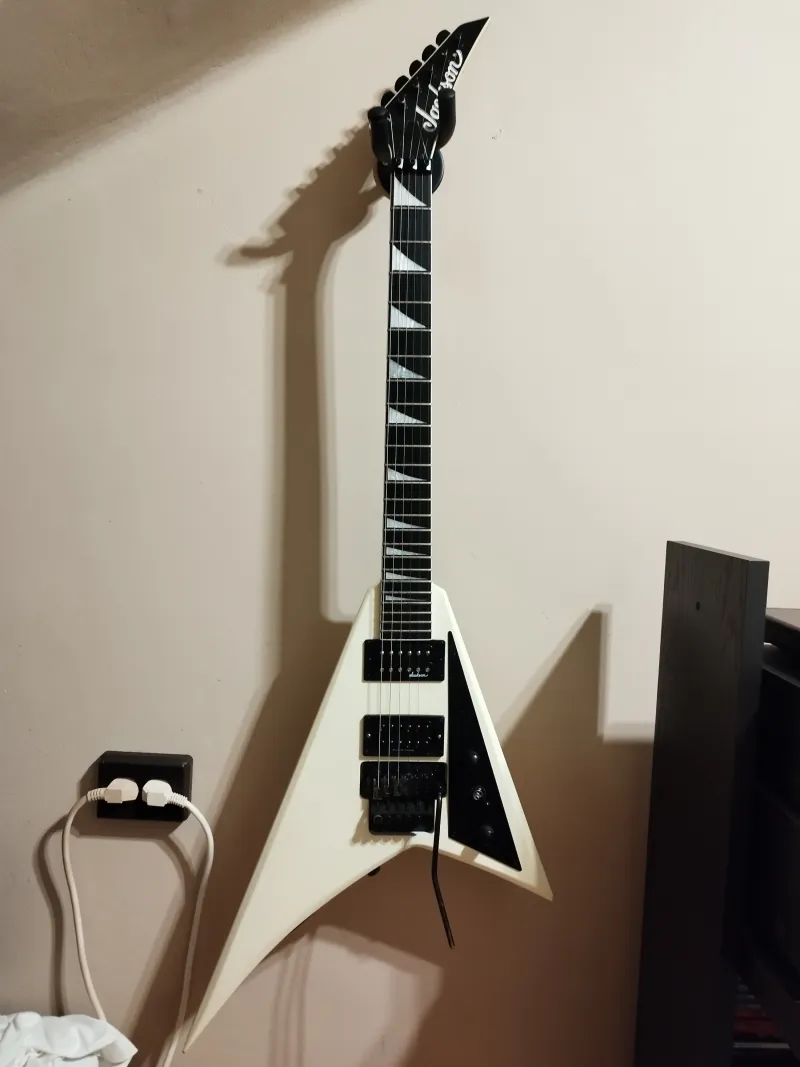 Jackson JS32 Rhoads AH Ivory hídnál SeymourDuncan Invader Elektromos ...